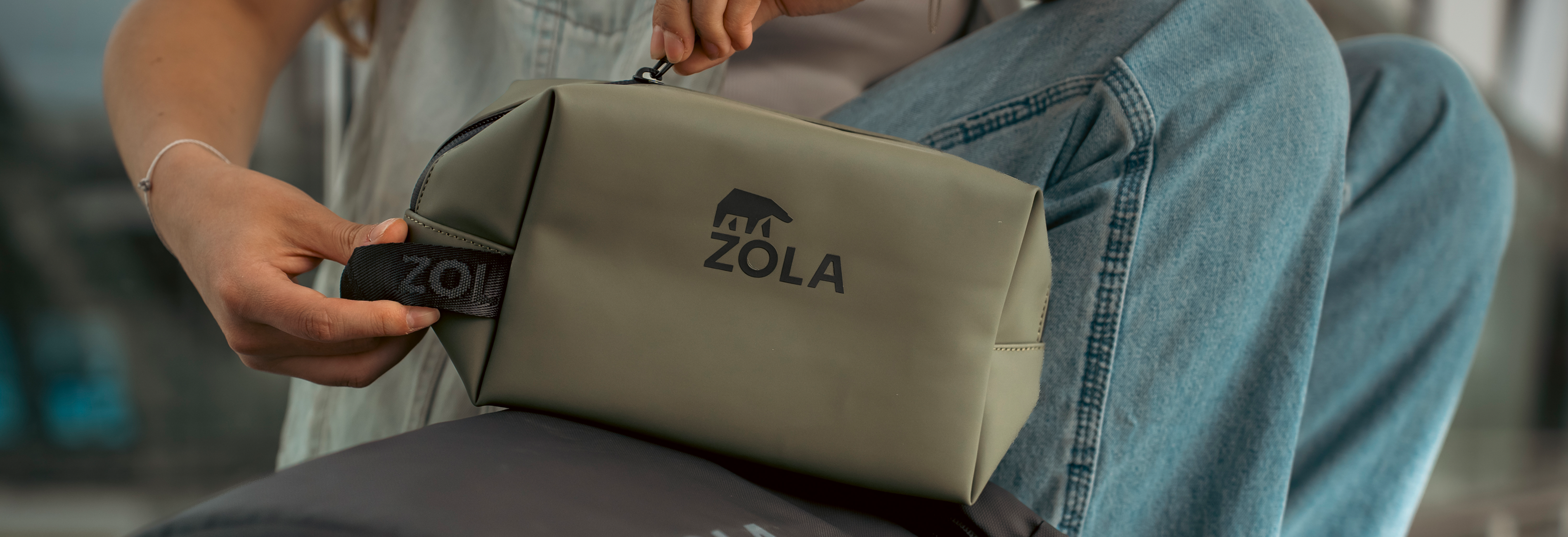 Neceseres – ZOLA